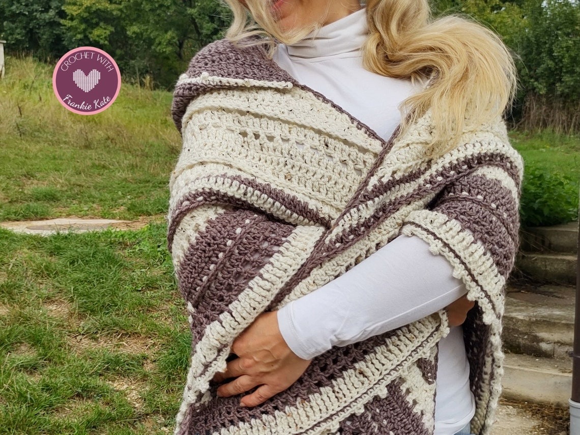 38+ Gorgeous Winter Shawl Outfits To Try! 🧣 - Shawlovers