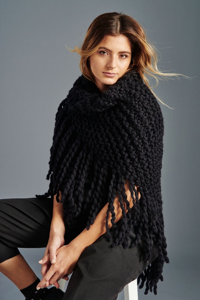 38+ Gorgeous Winter Shawl Outfits To Try! 🧣 - Shawlovers
