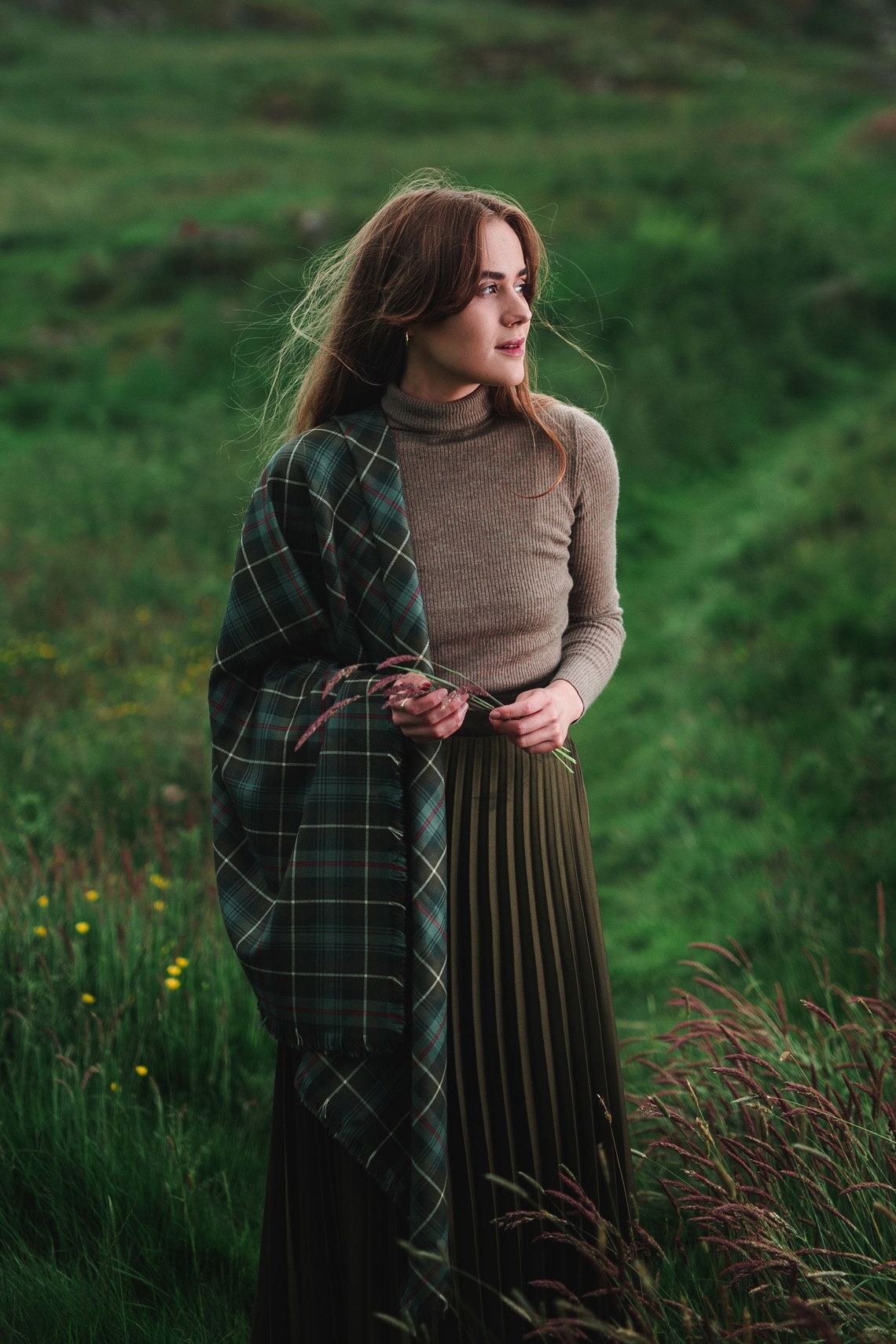 38+ Gorgeous Winter Shawl Outfits To Try! 🧣 - Shawlovers
