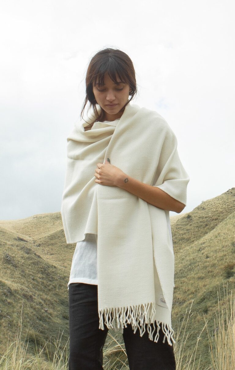 38+ Gorgeous Winter Shawl Outfits To Try! 🧣 - Shawlovers