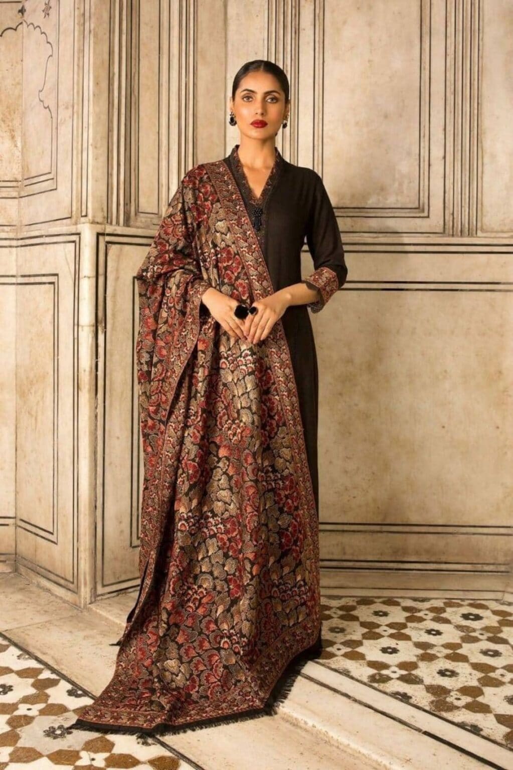 How To Wear A Shawl With A Dress: 29+ Ideas - Shawlovers