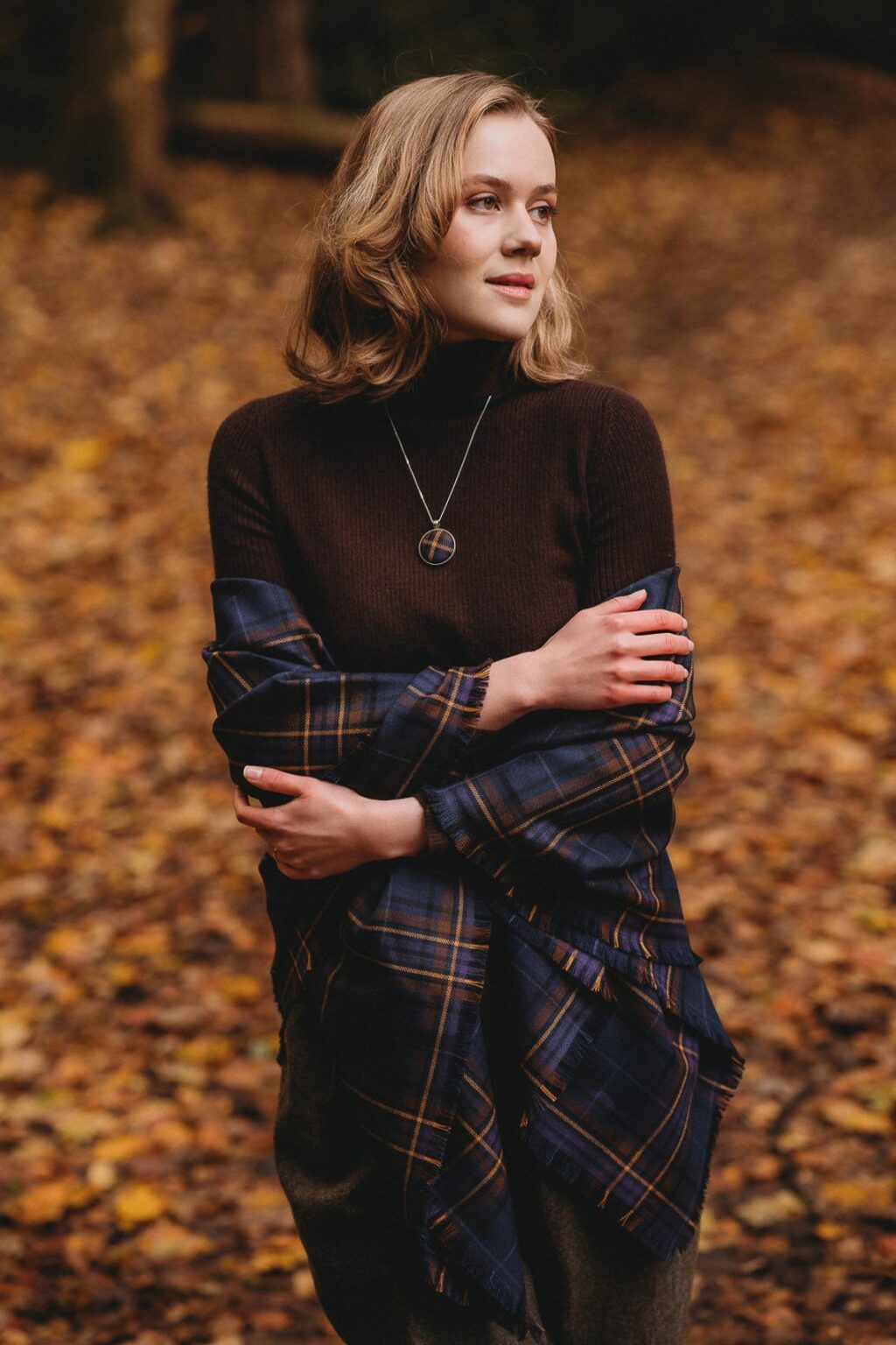 38+ Gorgeous Winter Shawl Outfits To Try! 🧣 - Shawlovers